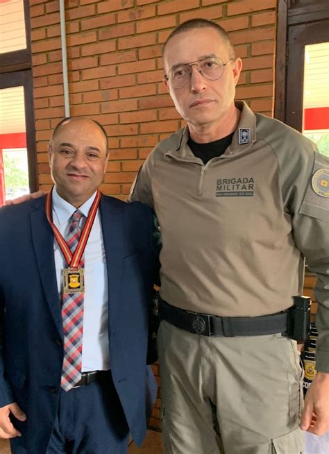 Chefe de Polícia recebe Comenda da Corregedoria Geral da Brigada