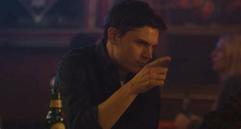 Evan Peters La Impactante Escena Que Le Dio El Emmy Pero Que Lo