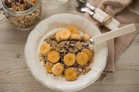 Cómo hacer muesli casero Un desayuno completo rico y nutritivo