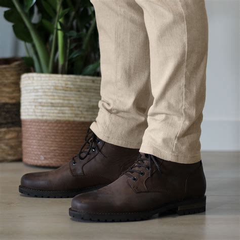 What Color Shoes To Wear With Khaki Pants