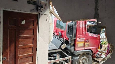 Kronologi Kecelakaan Truk Tangki LPG Pertamina Seruduk Rumah Warga