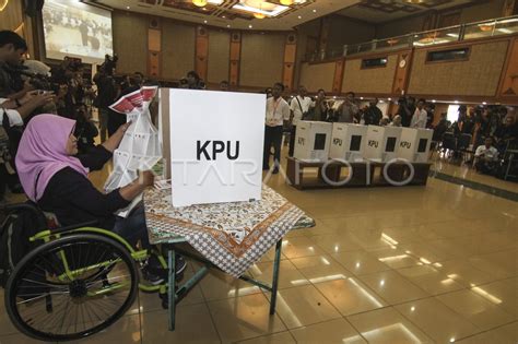 SOSIALISASI DAN SIMULASI PEMILIH PENYANDANG DISABILITAS ANTARA Foto