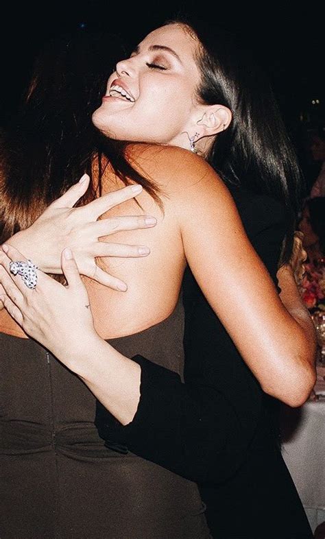 Portal Selena Brasil On Twitter Selena Gomez E Hailey Bieber Se