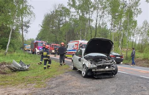 Wypadek na drodze krajowej nr 48 w Inowłodzu Dachował samochód osobowy