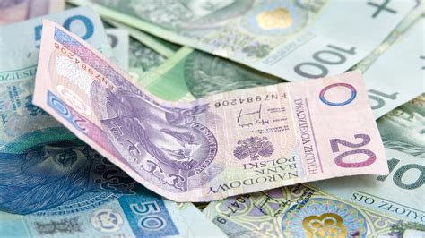500 plus nowy okres świadczeniowy Jak nie stracić pieniędzy Dzień