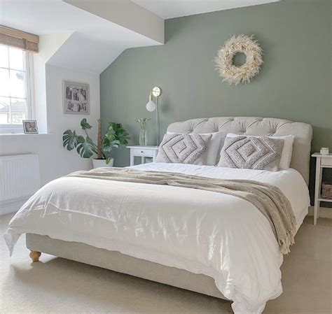Modern Sage Green Bedroom Ideas What Colours Bedding Decor To Use