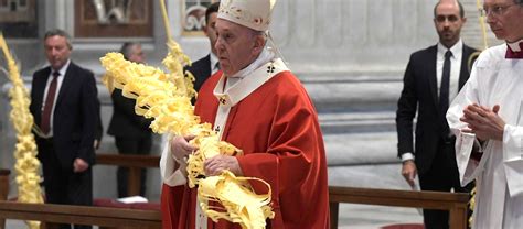 Dimanche Des Rameaux Des Parmureli Pour Le Pape Et Les Cardinaux