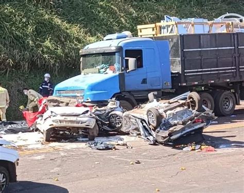 TRAGÉDIA Quatro pessoas morrem em grave acidente no Paraná