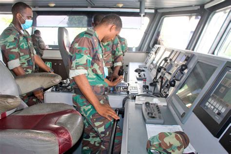 Mga Marinha De Guerra Angolana