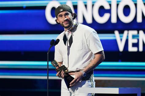 Bad Bunny Y Peso Pluma Se Llevan Primeros Premios Billboard De La