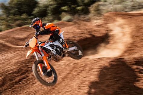 KTM lança a off road 250 SX F 2023 agora produzida no Brasil