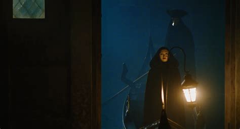 A Noite das Bruxas Hercule Poirot enfrenta mistério em novo trailer e