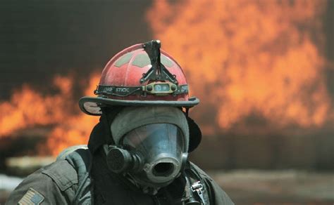 Voraz Incendio Consume Ferreter A En Quer Taro Un Lesionado