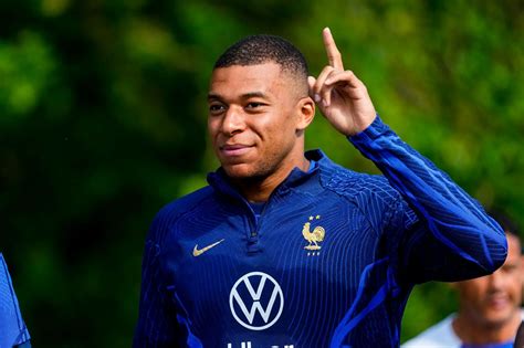 PSG Kylian Mbappé sur le départ dans dix jours Sport fr