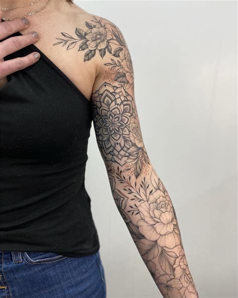 25 Cool Sleeve Tattoos Design Ideas For Women