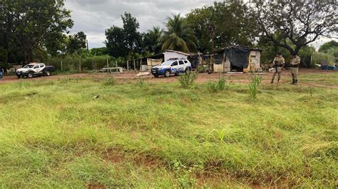 Suspeitos de assassinarem homem em barraco teriam agido por vingança