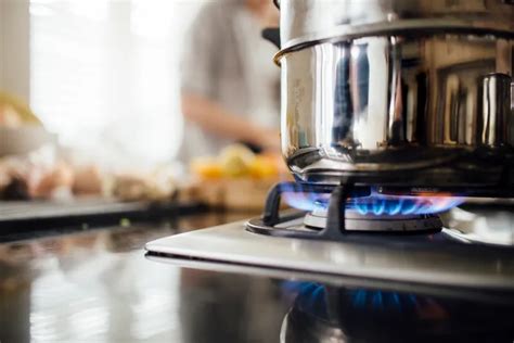 Así puedes destapar las hornillas de la cocina para que prendan mejor