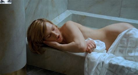 Milla Jovovich Nua Em Resident Evil
