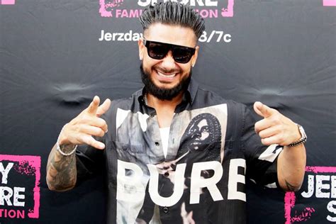 Pauly D Says His Girlfriend And 10 Year Old Daughter FaceTime Every