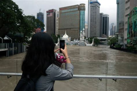 Selangor KL Putrajaya Dijangka Ribut Petir Dan Hujan Hingga 7 Malam