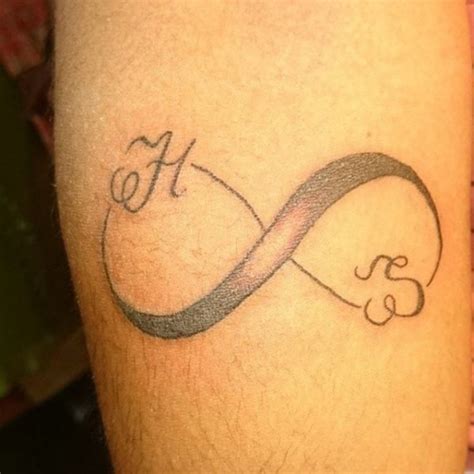 Los Tatuajes De Infinito Fotos Y Significado Tendenzias Tatuaje The