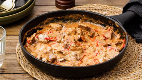 Émincé de bœuf et sauce à la crème et au paprika Recette Swissmilk