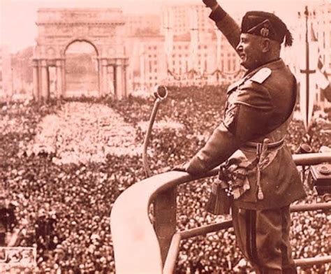 Segunda parte da biografia do ditador Mussolini retrata a ascensão do