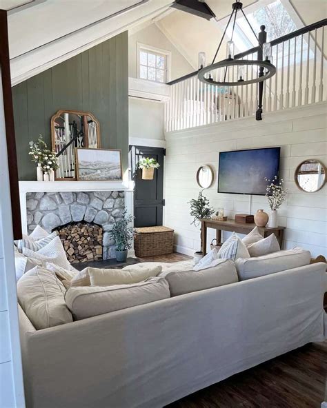 Living Room With Vaulted Ceiling Soul Lane
