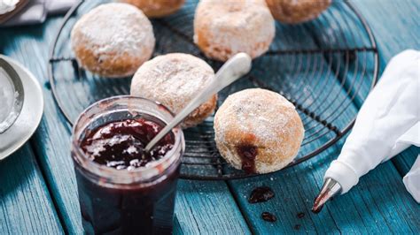 Pączki na Tłusty Czwartek Zrób je sam Zobacz przepis na pączki