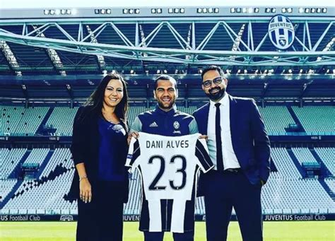 Ex Esposa De Daniel Alves Lamenta Ter Defendido O Jogador E Aponta
