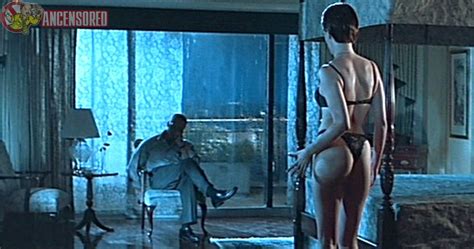Голая Джейми Ли Кертис в True Lies