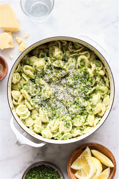 15 Minute Creamy Pasta With Peas The Natural Nurturer