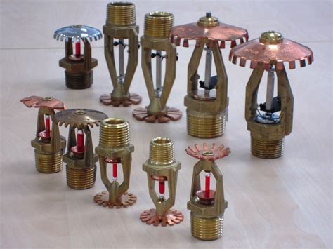 Rociadores Automáticos Automatic Sprinklers 100 AÑOS DE DESAFÍO