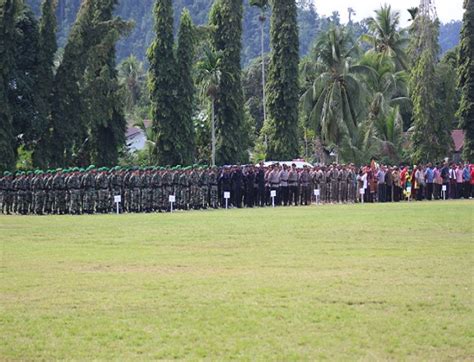 Pj Sekda Papua Tengah Valentinus Sudarjanto Sumito Pimpin Upacara Hari