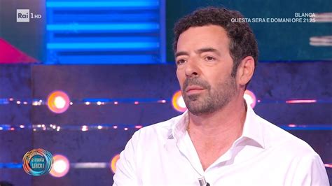Alberto Matano L Annuncio In Diretta Scusate Non Sto Bene Bigodino