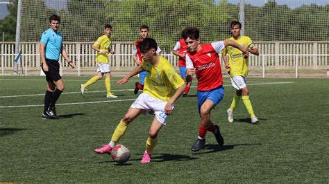 2 1 El juvenil del Algeciras CF da una última alegría a su gente