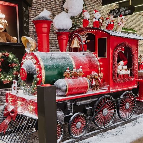 Pin By Tis The Season On The Polar Express Christmas Settings