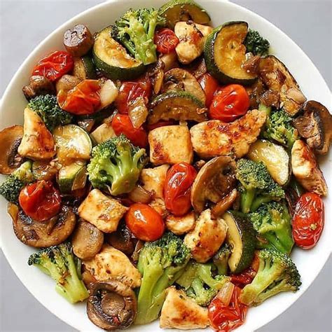 طرز تهیه خوراک مرغ و سبزیجات ساده با طعم بسیار عالی