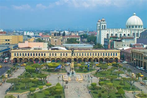 Parque Libertad en San Salvador Lugares turísticos El Salvador El