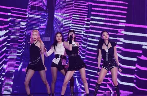 230128 BLACKPINK Le Gala des Pièces Jaunes in Paris PTKOREA