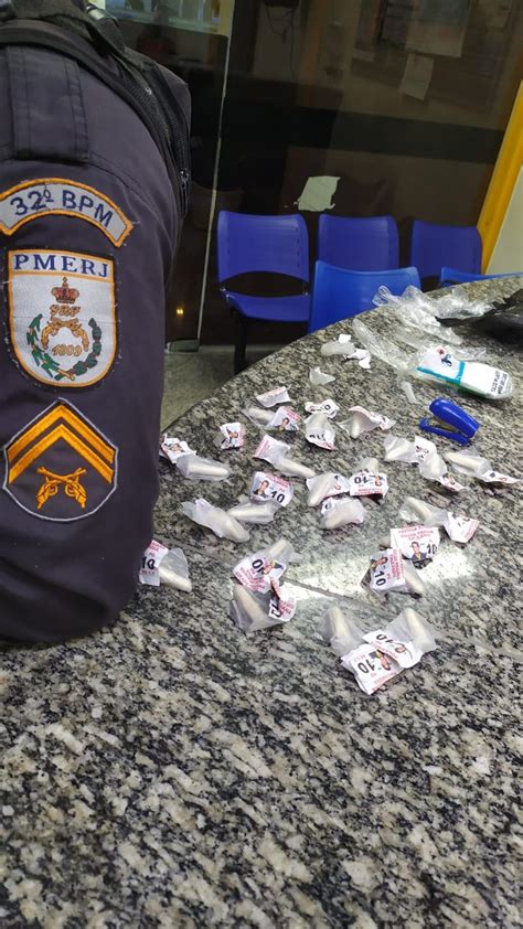 Duas Mulheres S O Detidas Suspeitas De Tr Fico De Drogas Em Rio Das