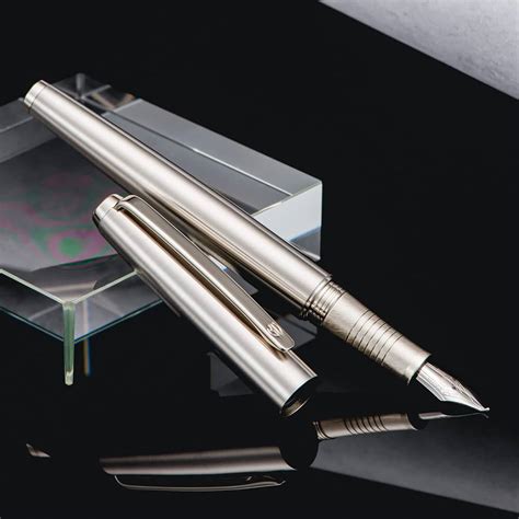 Ordinaire Affranchissement Agité comment dessiner un stylo plume sol