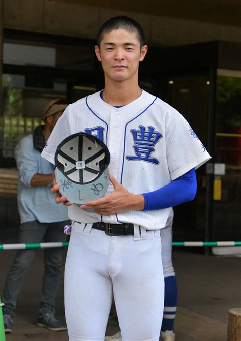 今夏初先発の明豊森山塁2失点好投で4強進出 帽子のつばの直筆エールが力に大分 高校野球夏の地方大会 日刊スポーツ