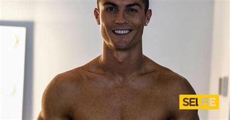 Cristiano Ronaldo Em Momento In Dito Os Filhos Selfie
