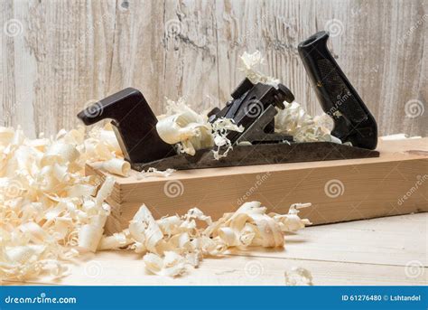 Aparas Do Jointer E Da Madeira Leve Em Placas Foto De Stock Imagem De