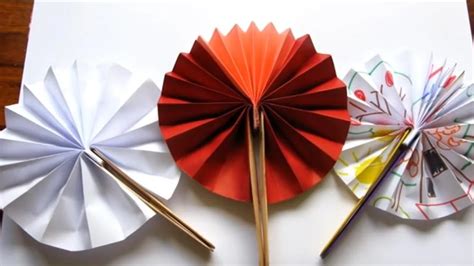 Cómo puedo hacer un abanico de papel en menos de dos minutos