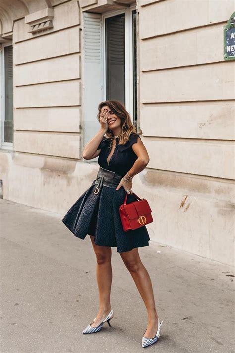 Cómo combinar una falda negra para que tu look no sea aburrido