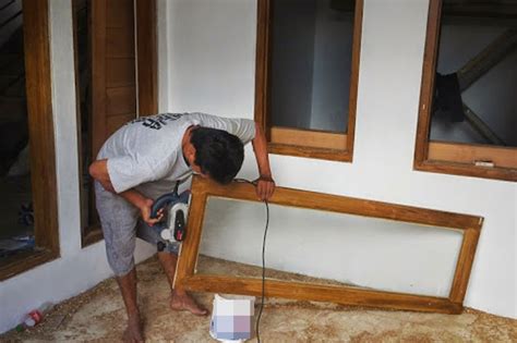 Menghitung Biaya Pemasangan Daun Pintu Dan Jendela