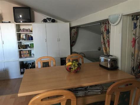 BAZENI SELCE Poslovni prostor s uređenim apartmanom