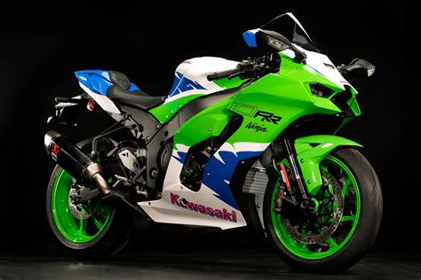 Nowa Kombinacja Kolor W Kawasaki Anniversary Dla Limitowanej Produkcji